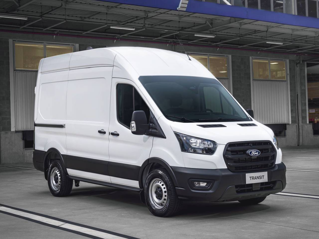 Ford lana linha 2026 da Transit mais equipada e com novas verses; veja ...